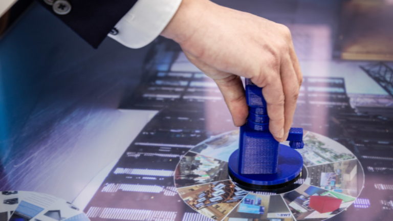 Touch table with object recognition for product presentation - AVMS